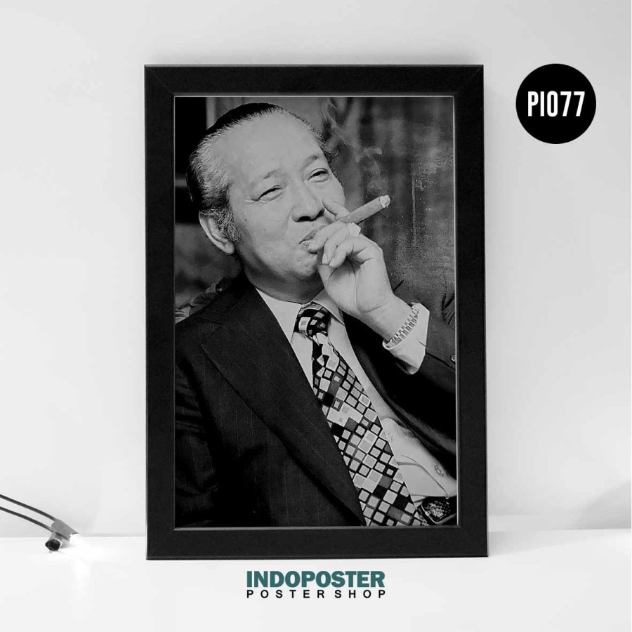 Poster Aesthetic Presiden Soeharto Monochrome A3 45X30cm | Lazada Indonesia