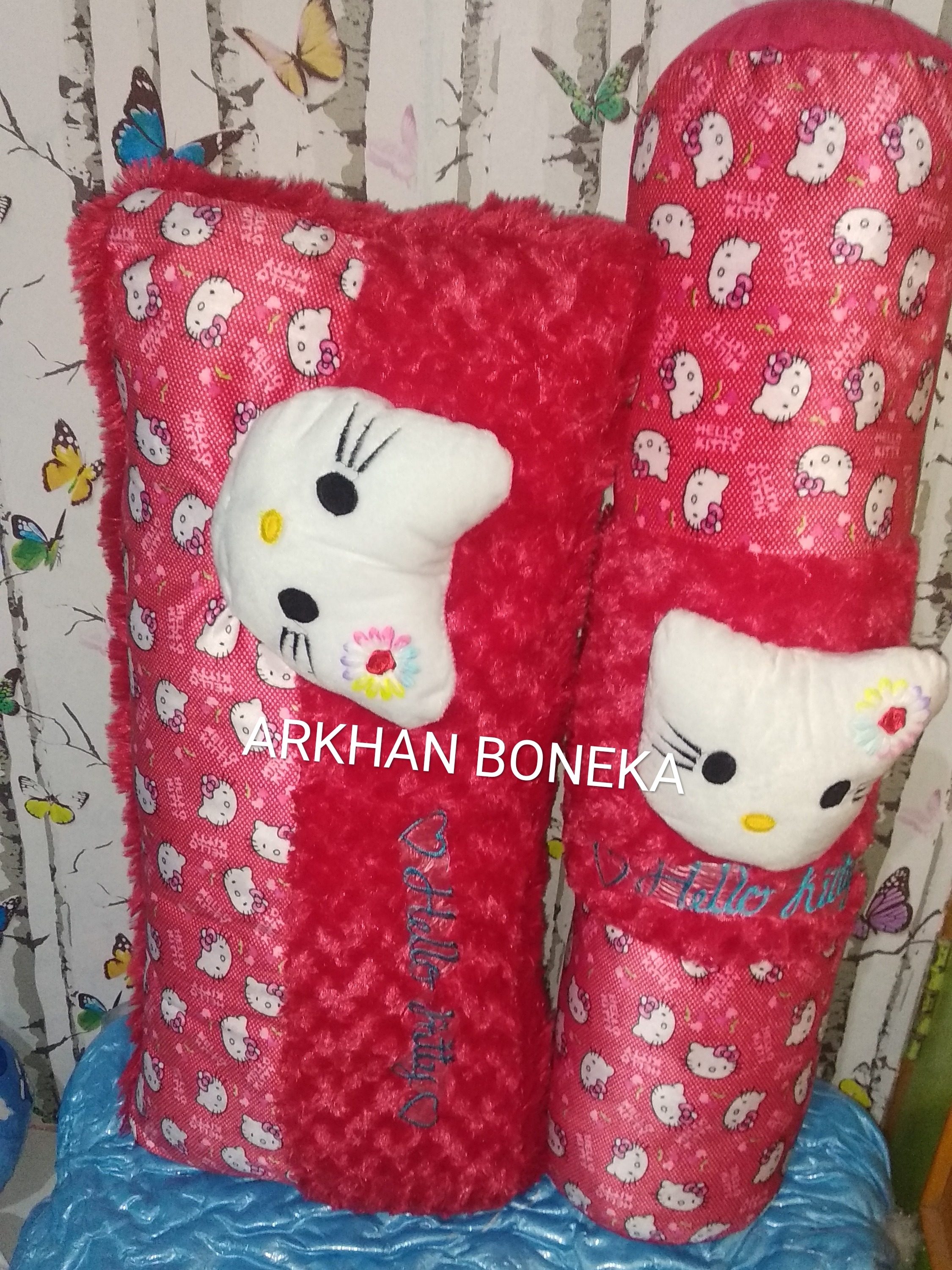 Bantal Guling Hello Kitty