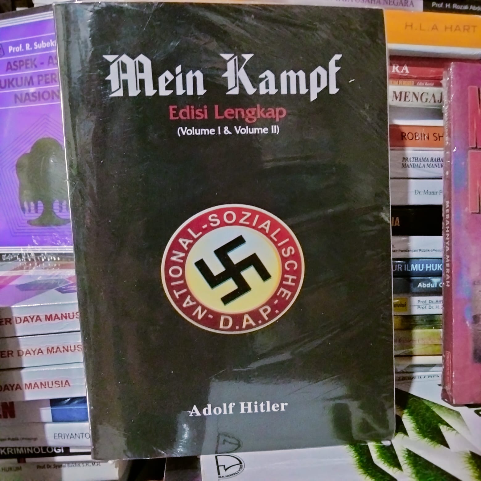 BUKU MEIN KAMPF EDISI LENGKAP BY ADOLF HITLER | Lazada Indonesia
