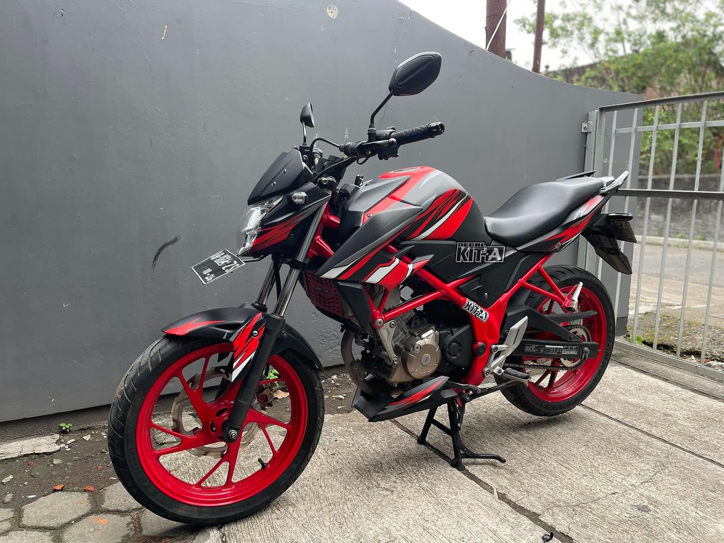 Decal CB 150 R striping stiker motor CB 150 R desain keren MOTIF MERAH ...