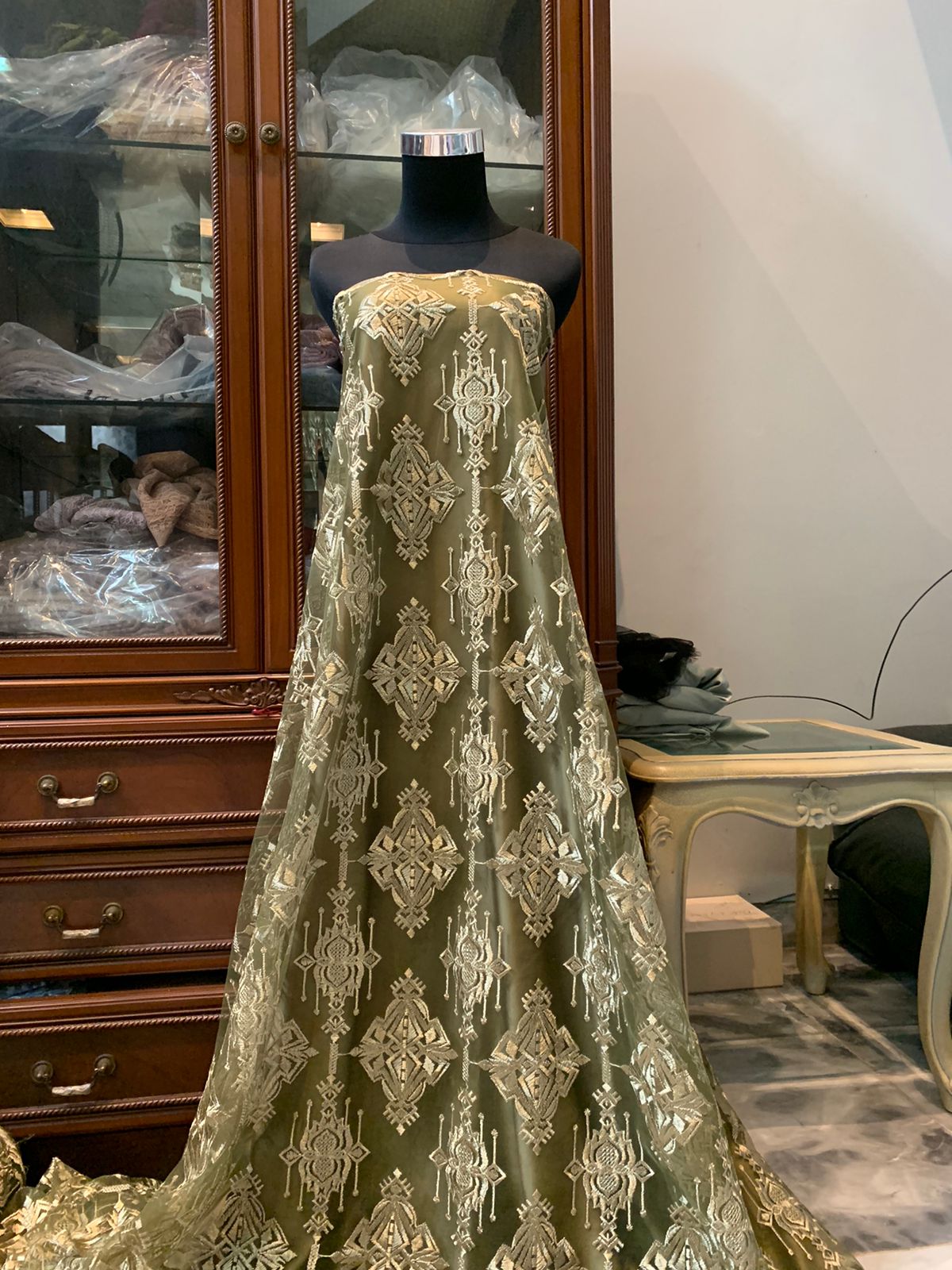 Bahan Kain Brokat Tile Etnik Keraton Diamond Warna Army Semi Olive ...