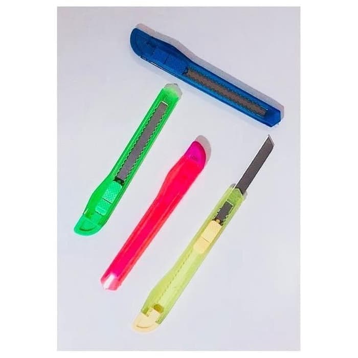 Cutter / Pisau / Kater / Alat pemotong Kain Kertas dan Lainnya Ukuran ...