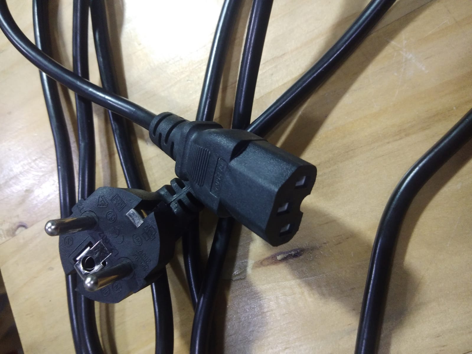 Kabel Power CPU atau Monitor ke Listrik 3 Pin Kaki 2 Tebal 6.25 MM ...