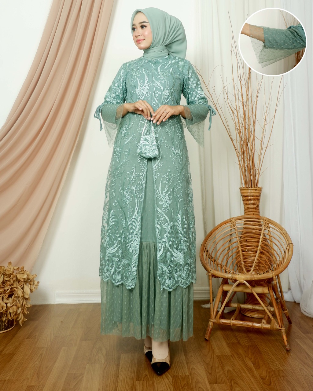 GAMIS TILE GLITER EVIOLA / KEBAYA LAMARAN MODERN / KEBAYA MODERN ...