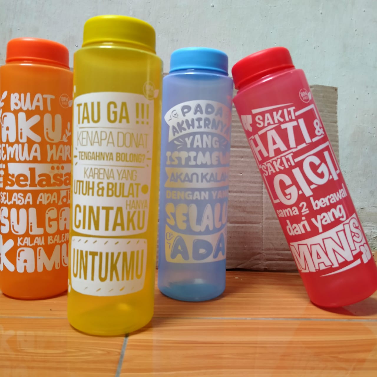 TEMPAT BOTOL MINUM BERKARAKTER TULISAN | Lazada Indonesia