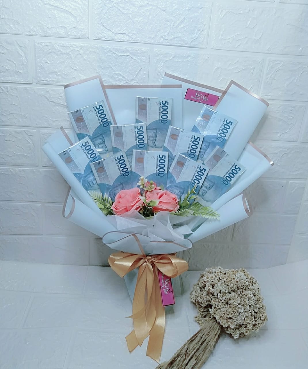 BUKET UANG ASLI ISI 500RB PECAHAN 50RB (MONEY BUKET) | Lazada Indonesia