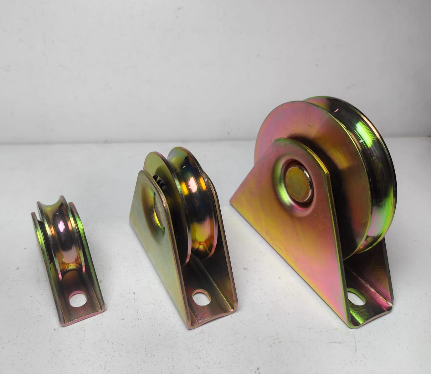 Roda Pintu Pagar Besi Roda Pagar Model U & V Roda Besi Pagar Roda Rel ...