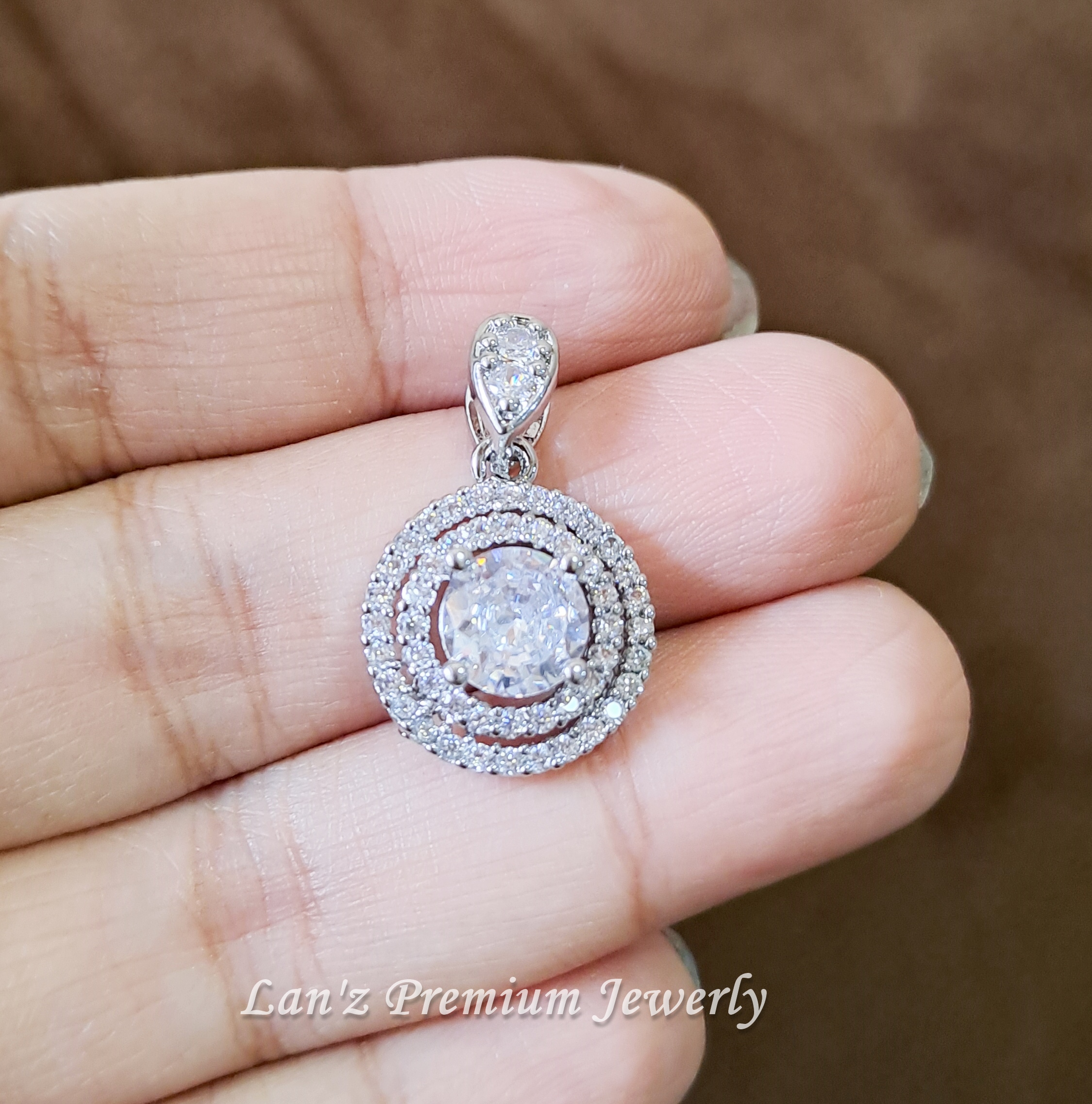 Liontin Perak Bulat Moroko Full Kristal Berlian Titanium 22K | Lazada ...