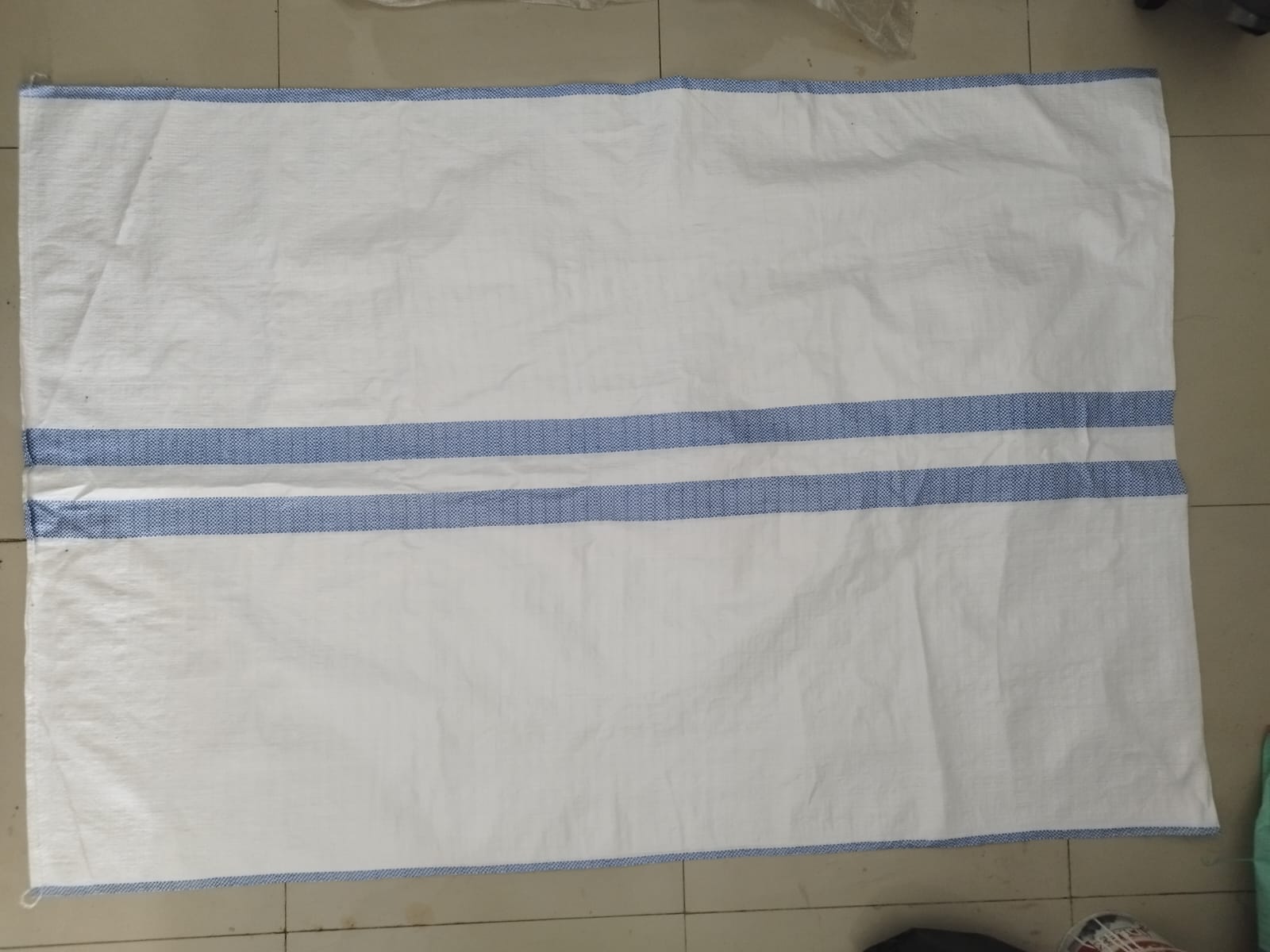 KARUNG PLASTIK UKURAN "95X130 CM" PUTIH LIST BIRU (ISI 10 LEMBAR ...