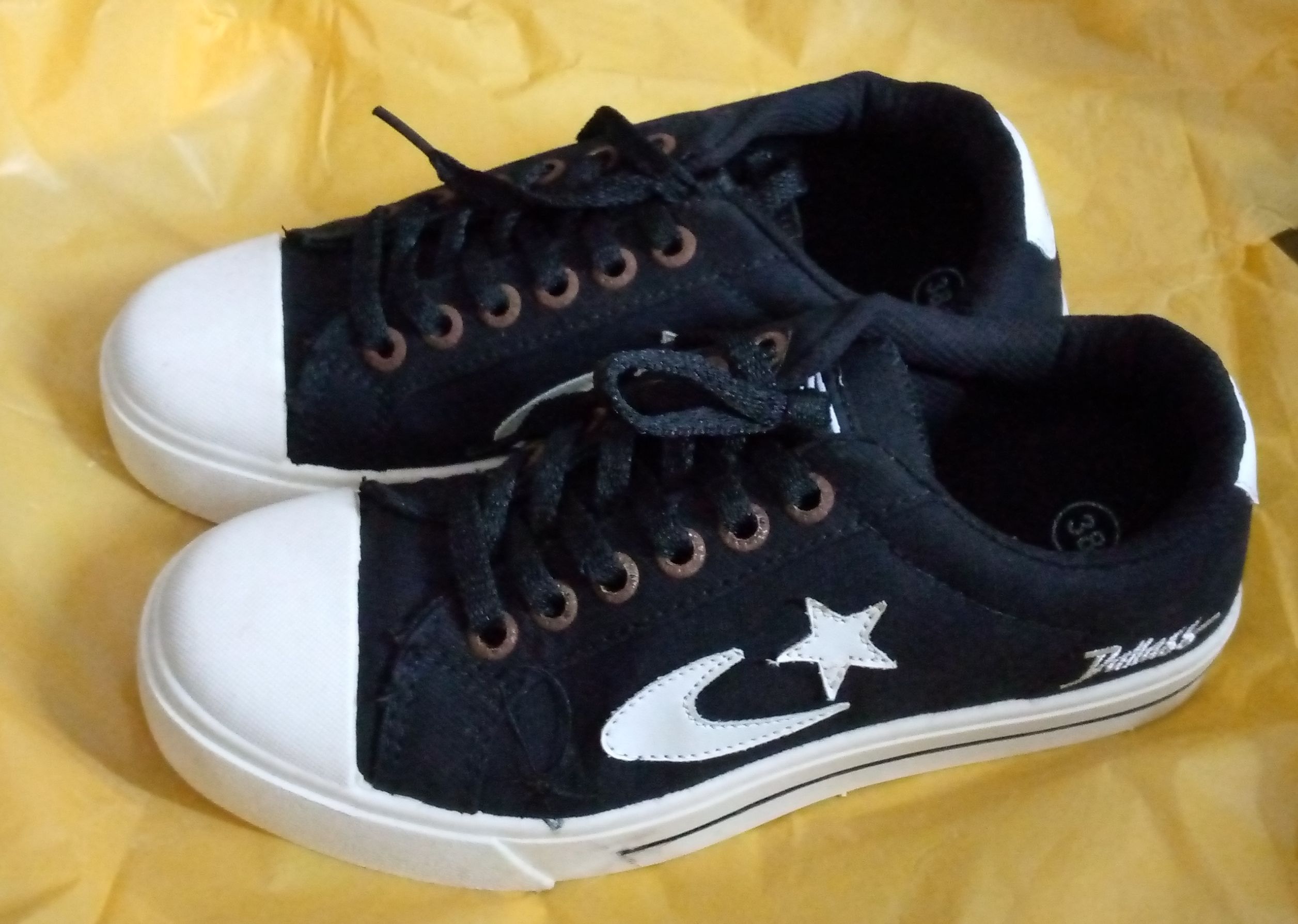 Sepatu Sneaker Dallas One Star | Lazada Indonesia