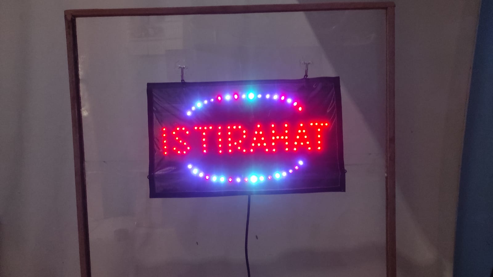 lampu LED sign tulisan ISTIRAHAT new nempel kaca | Lazada Indonesia
