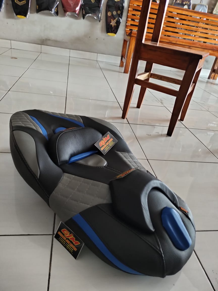 COVER/SARUNG/KULIT JOK PCX 160 MODIFIKASI MODEL COBRA KULIT MBTECH ...