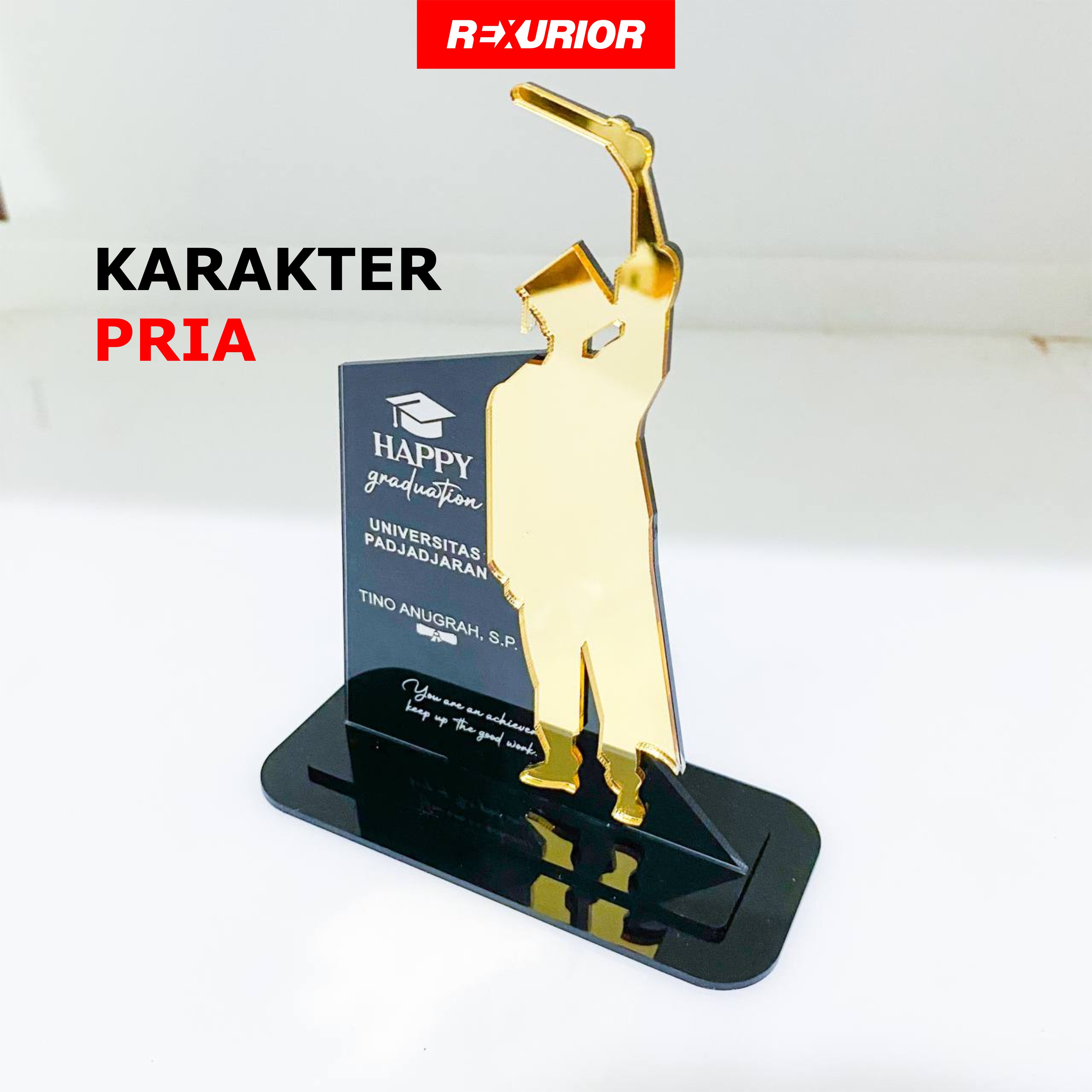 Plakat wisuda / graduation karakter akrilik mewah gold I Rexurior ...