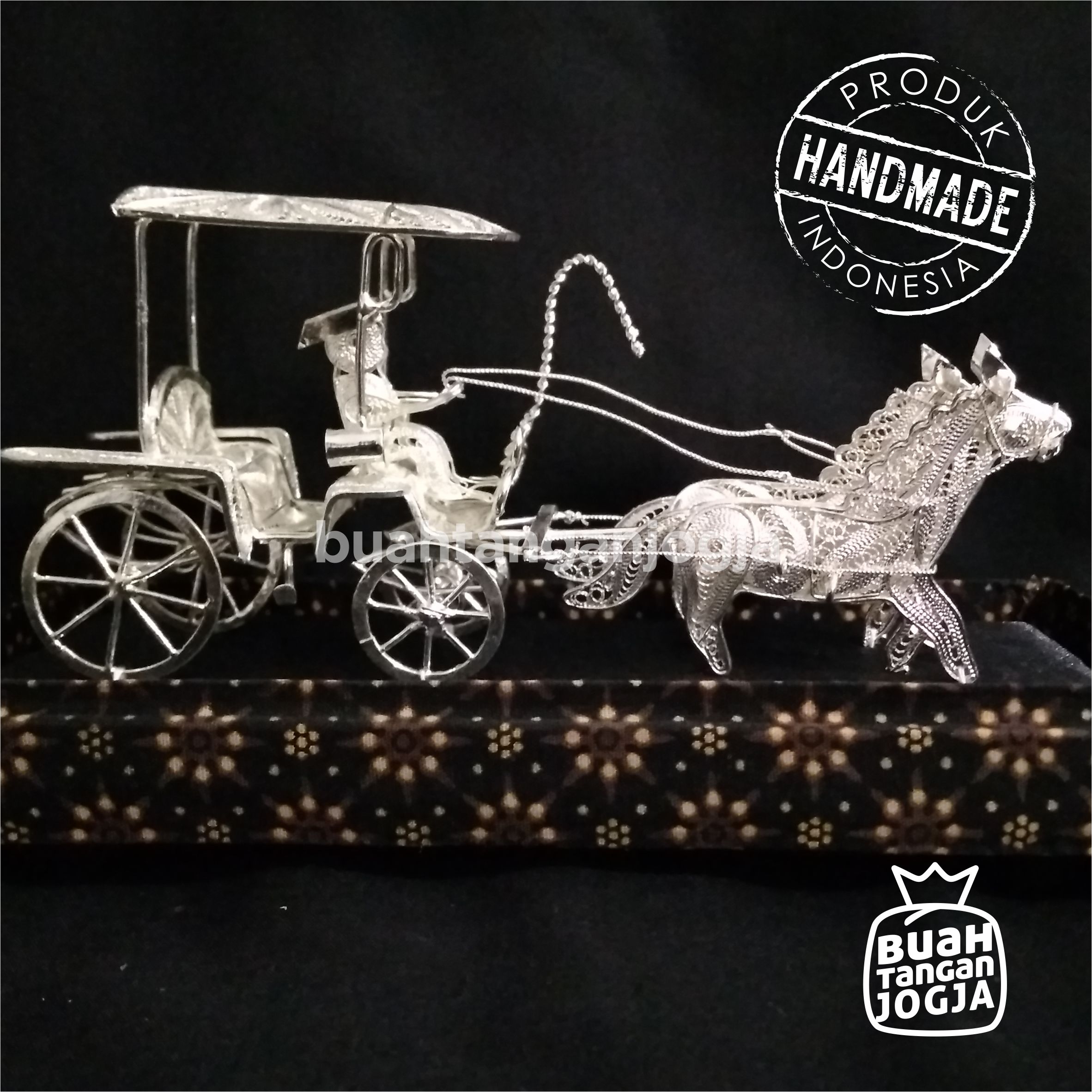 Miniatur Andong 2 Kuda Lapis Perak - Kerajinan Khas Kotagede Jogja | Lazada Indonesia