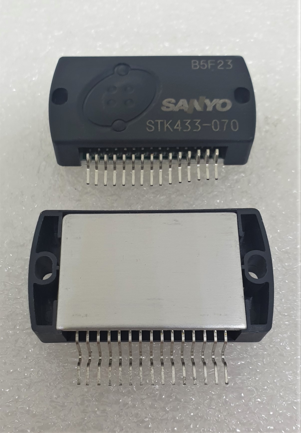 IC STK 433-070 STK433-070 Sanyo Channel Class AB Audio Power IC ...