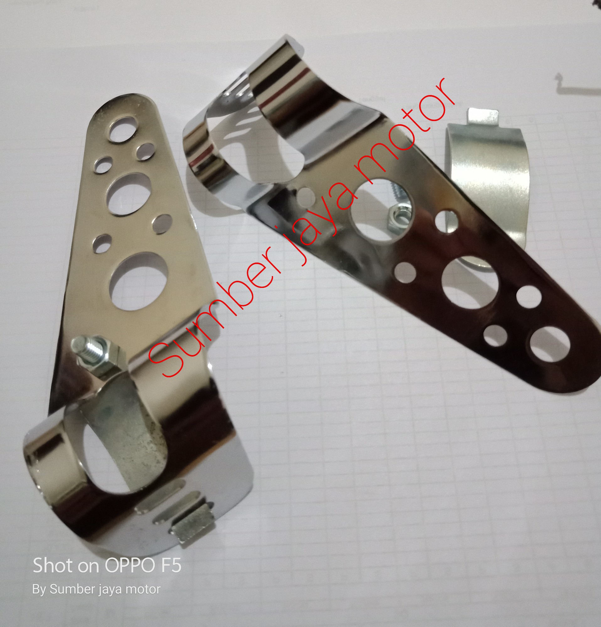 kuping kupingan lampu variasi universal breket lampu depan motor ...
