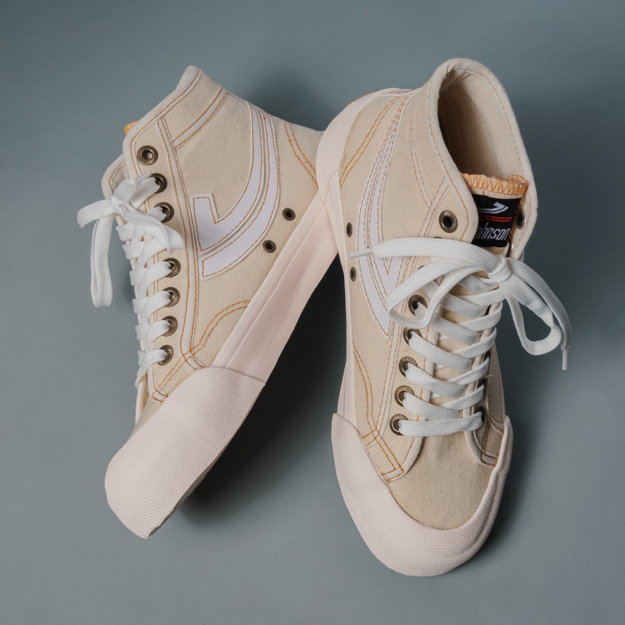Johnson Sepatu Vulcanized Galaxy Pro Highcut Milky | Lazada Indonesia