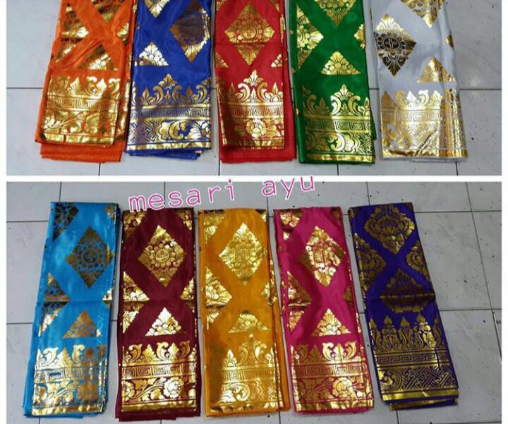 Kain Kamen Prada satin Emas Bali Lembaran motif wajik 145 x 115 pakaian ...
