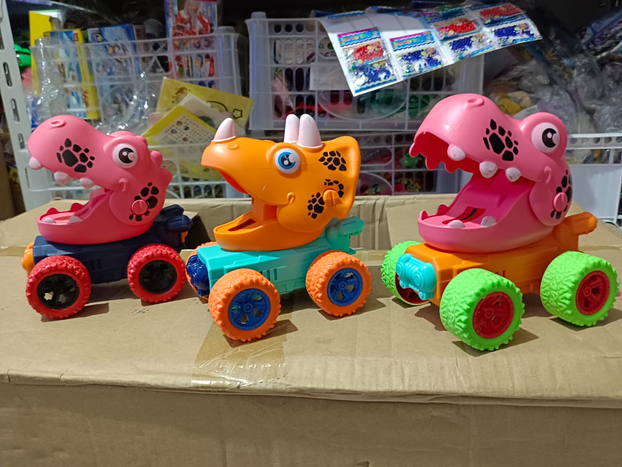 Mainan Mobil Dinosaurus Anak Tekan Jalan Tanpa Baterai/ Dinosaurus Car ...