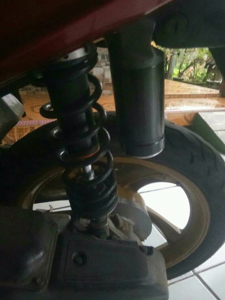 Shockbeker Untuk Motor Metik Original Dan variasi semua ada disini ...