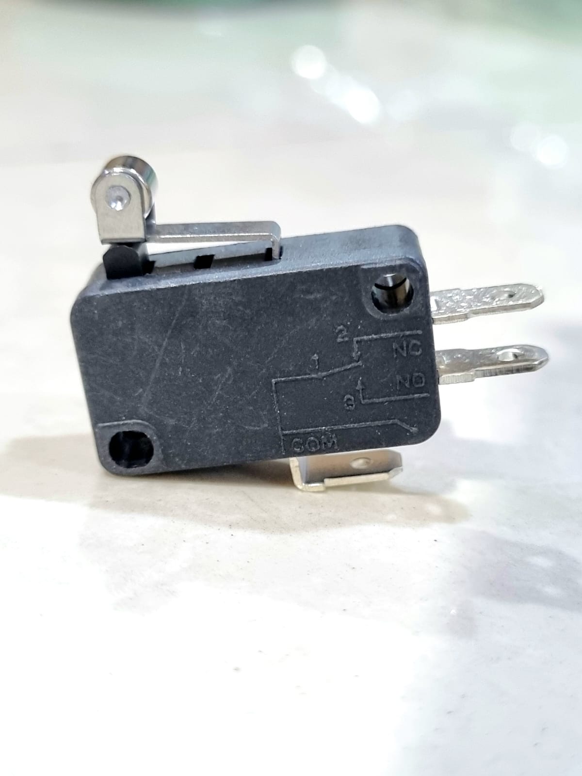 Micro Limit Switch Plus Plat Pendek Plus Roda | Lazada Indonesia