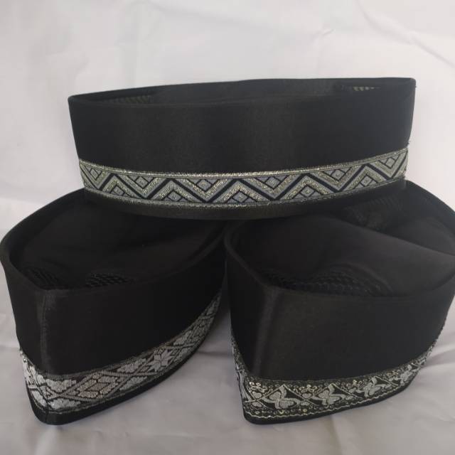 PECI PRIA HITAM MODEL PITA / SONGKOK HITAM BHT PITA / KOPIAH PITA PUTIH ...