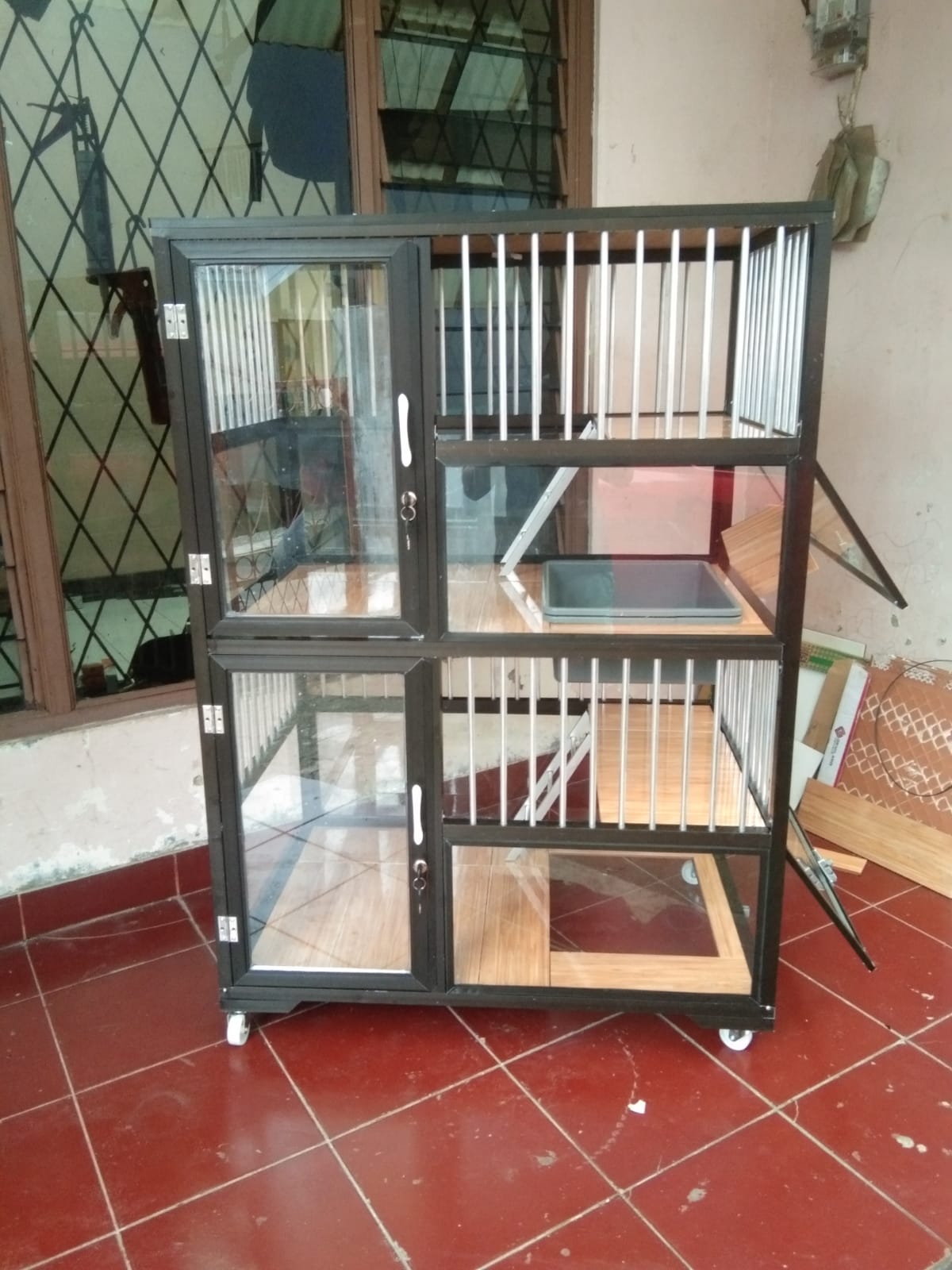 KANDANG KUCING ALUMUNIUM 2 PINTU FULL KACA | Lazada Indonesia KANDANG KUCING ALUMUNIUM 2 PINTU FULL KACA | Lazada Indonesia