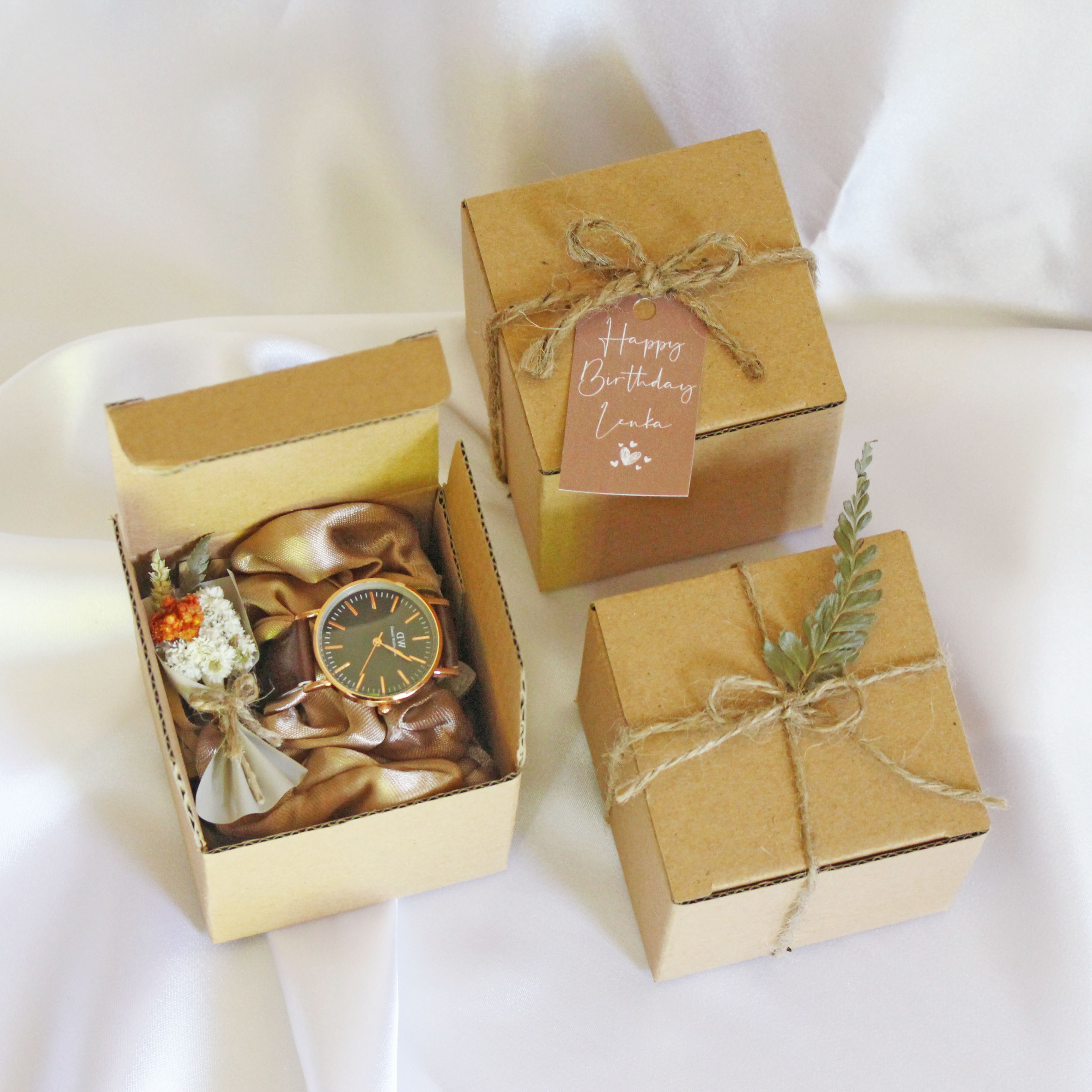 MINI GIFT BOX / HADIAH ULANG TAHUN/ WISUDA SIMPEL / KADO JAM CEWEK ...