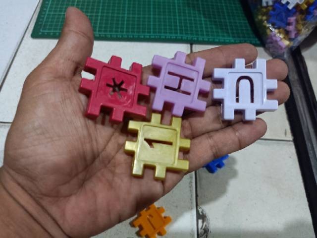 Fanny Block's Instagram, Twitter & Facebook on IDCrawl