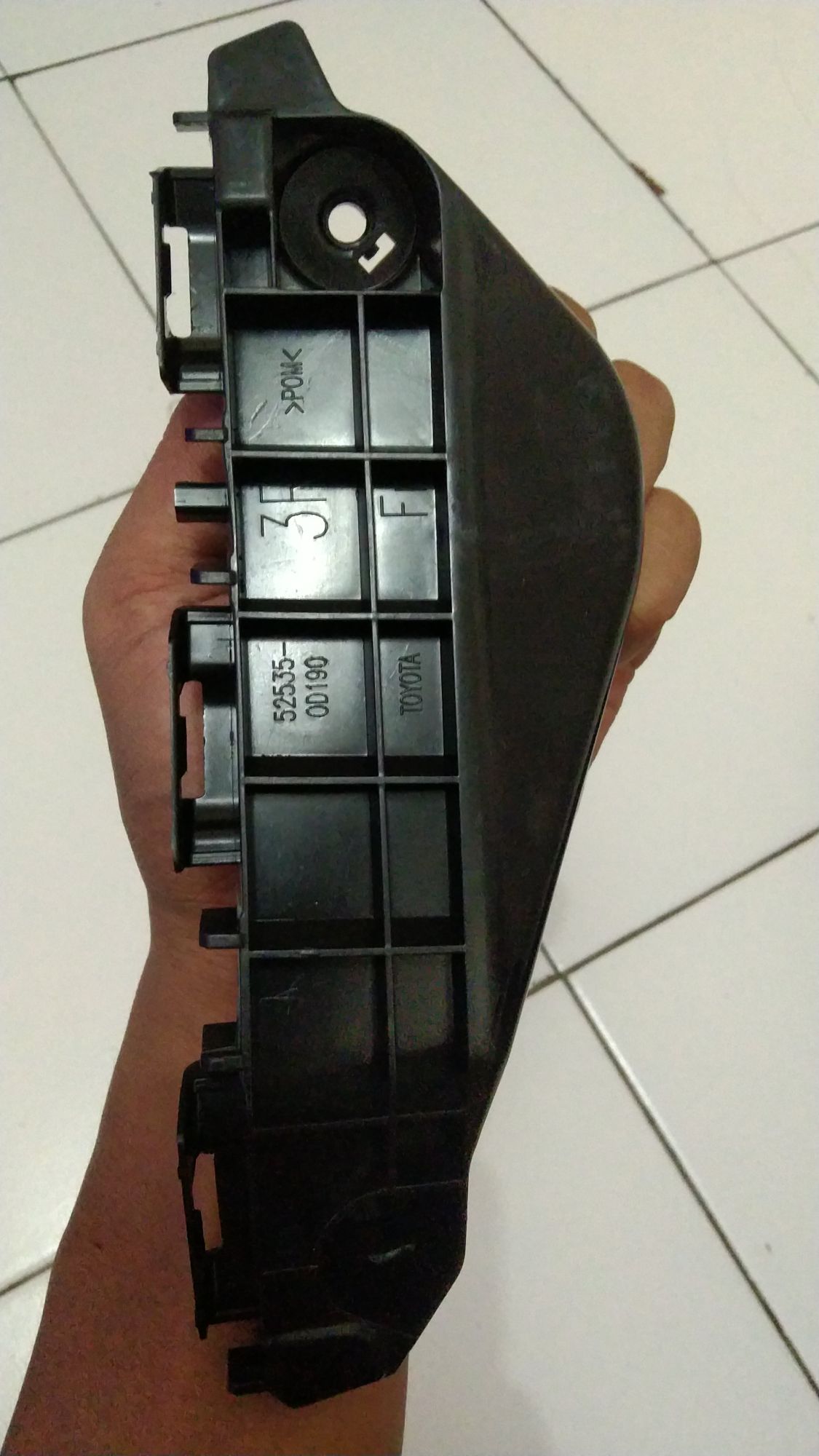 bracket Breket bumper depan Vios kanan atau dudukan bemper depan Vios ...
