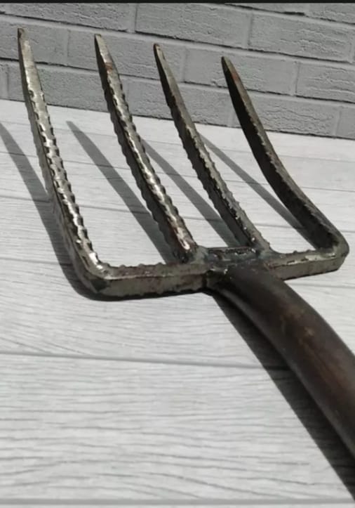 GARPUU INJAK GARPU TANAH KUALITAS MANTAP GARPU ASLI BESI KUAT | Lazada ...