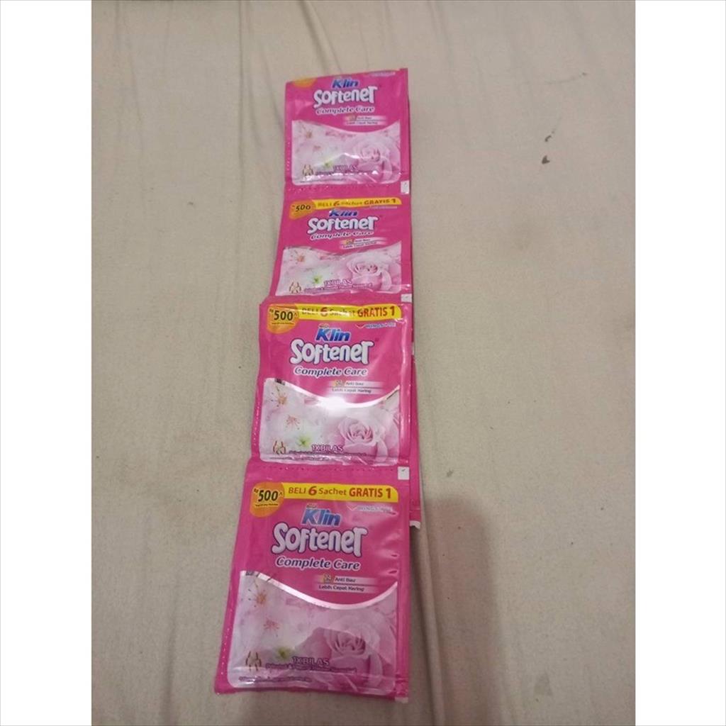So Klin Softener Complete Care Pelembut Pewangi Pakaian 1 Renceng ...