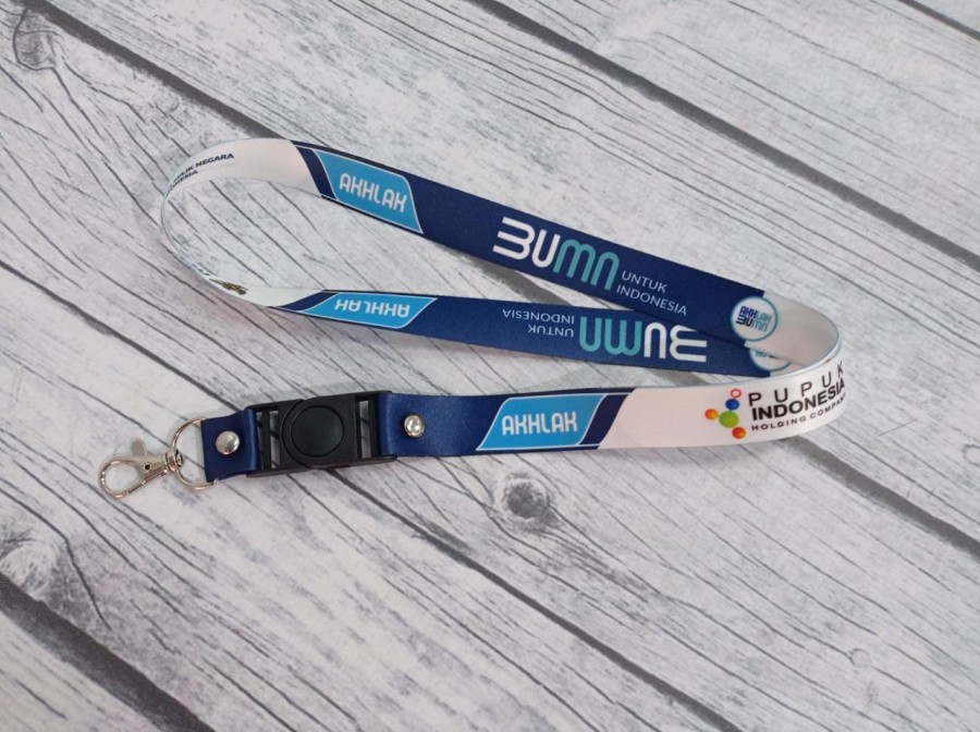 Lanyard Pupuk Indonesia BUMN Akhlak / Lanyard Custom Full Printing ...
