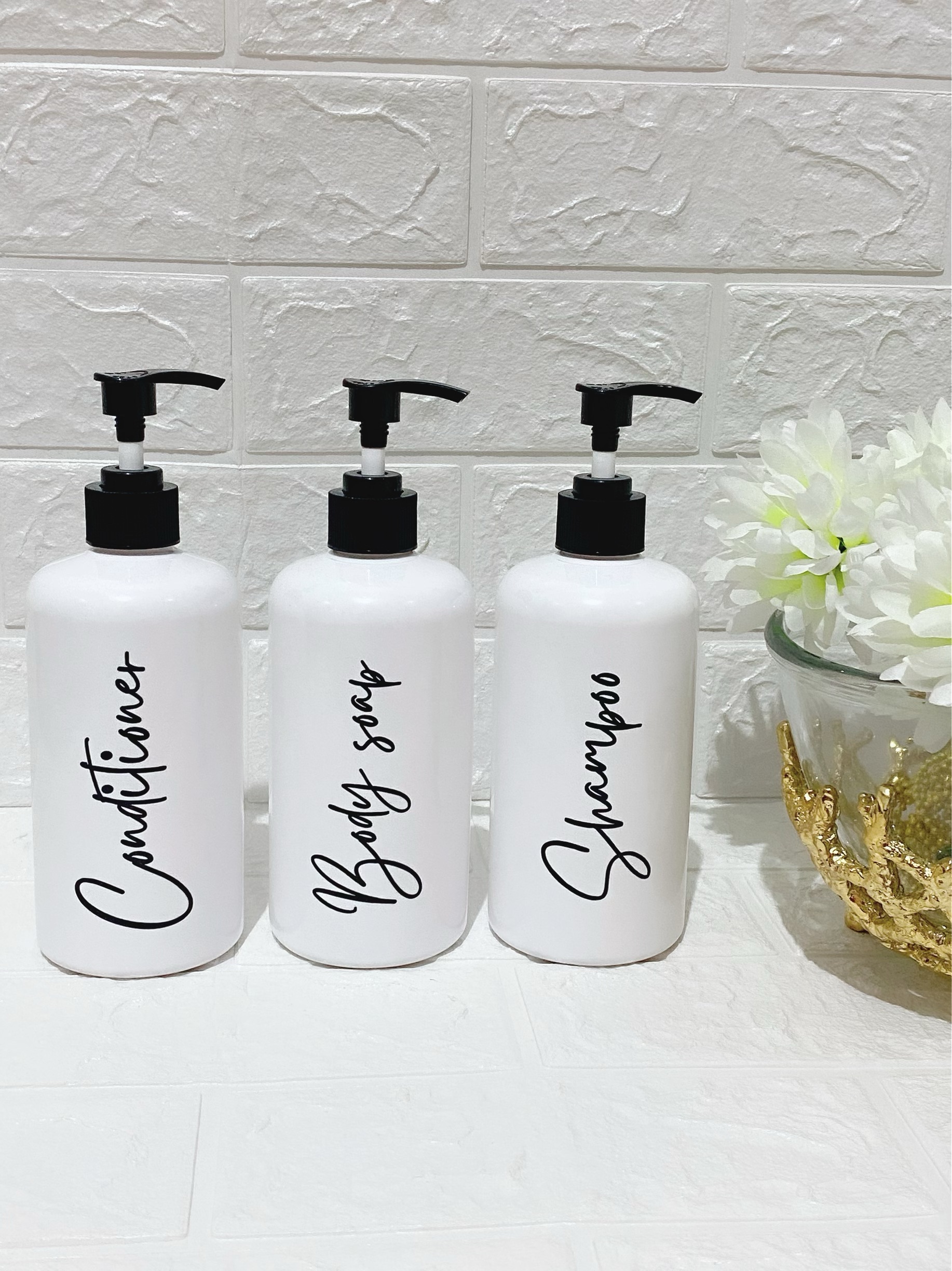 botol putih 500ml neck 28 stiker hitam pump hitam. aesthetic bottle ...