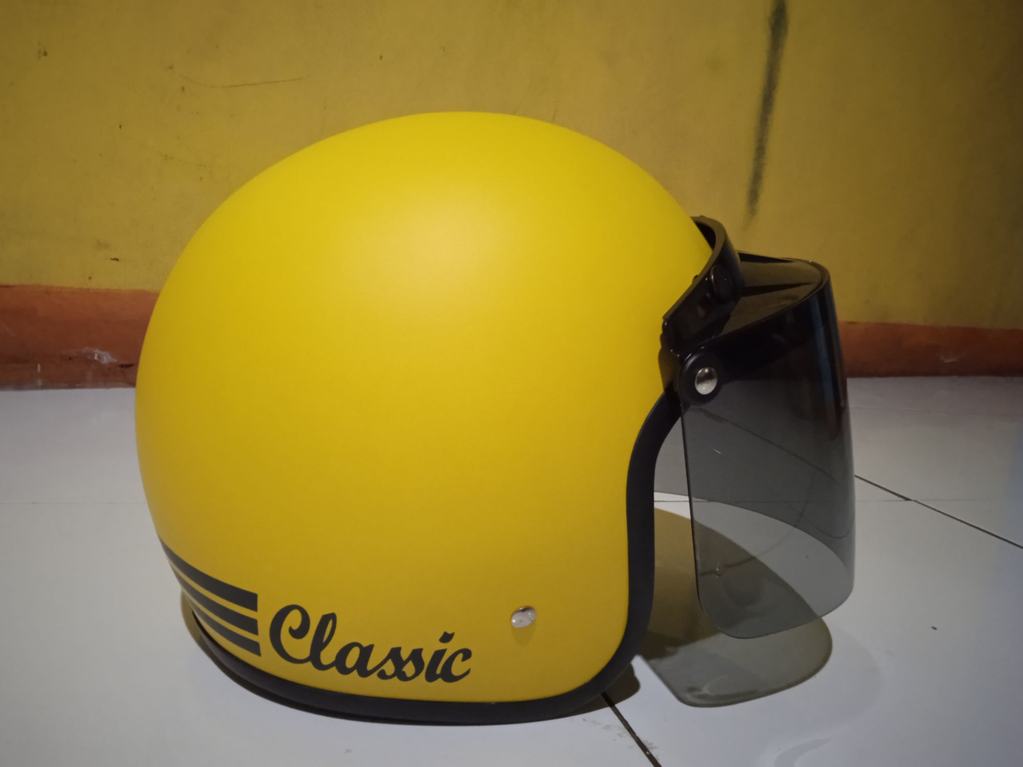 HELM JENIS RETRO MEREK CLASSIC/ WARNA KUNING / ONE SIZE / KACA BANDIT ...
