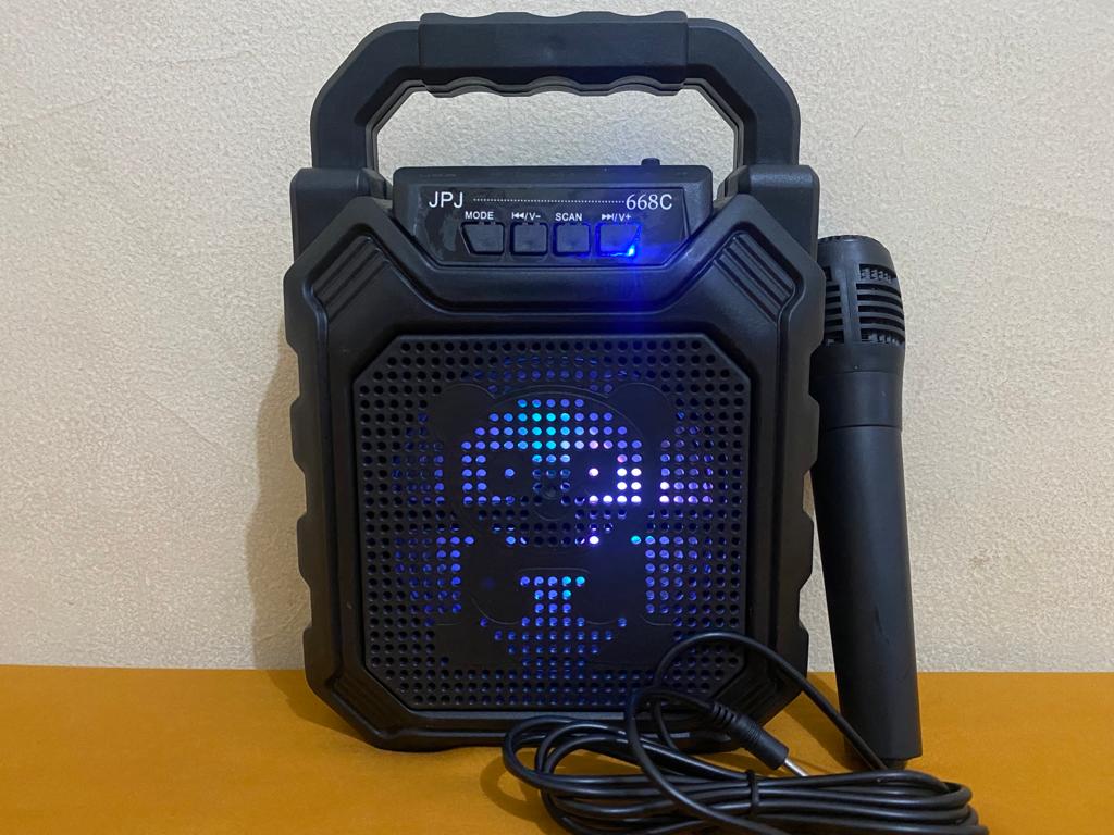 SPEAKER / SALON BLUETOOTH 886 / 688 BONUS MIC KARAOKE PORTABLE WIRELES ...
