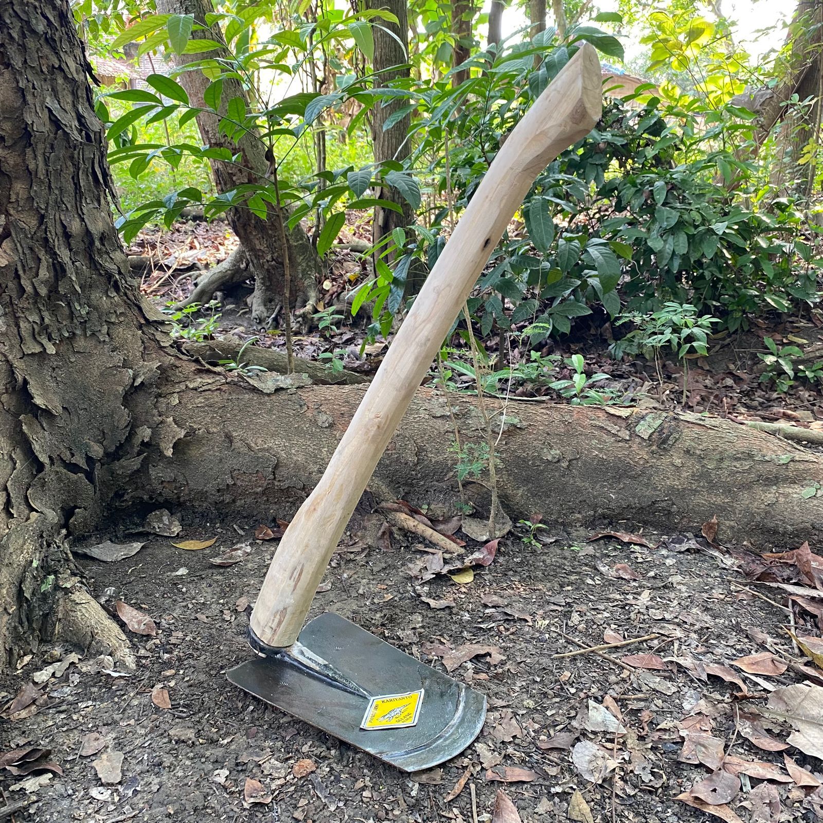 Cangkul Tanah - Perumperindo.co.id