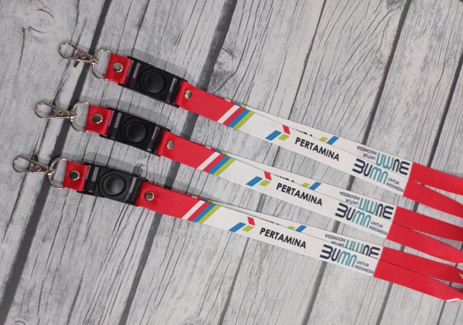 Lanyard Pertamina BUMN Merah Putih / Lanyard BUMN Pertamina New Merah ...