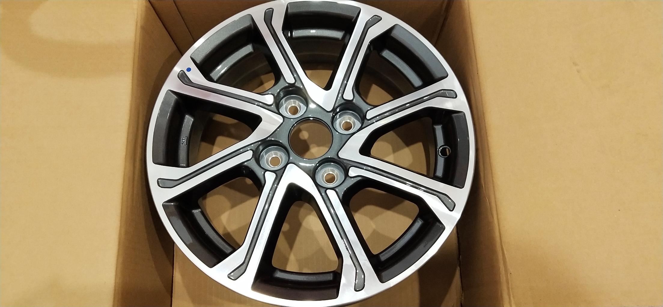 velg sigra 2019 (daihatsu) | Lazada Indonesia