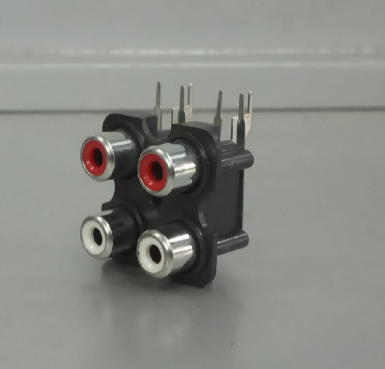 TERMINAL RCA 2X2 SUSUN | Lazada Indonesia