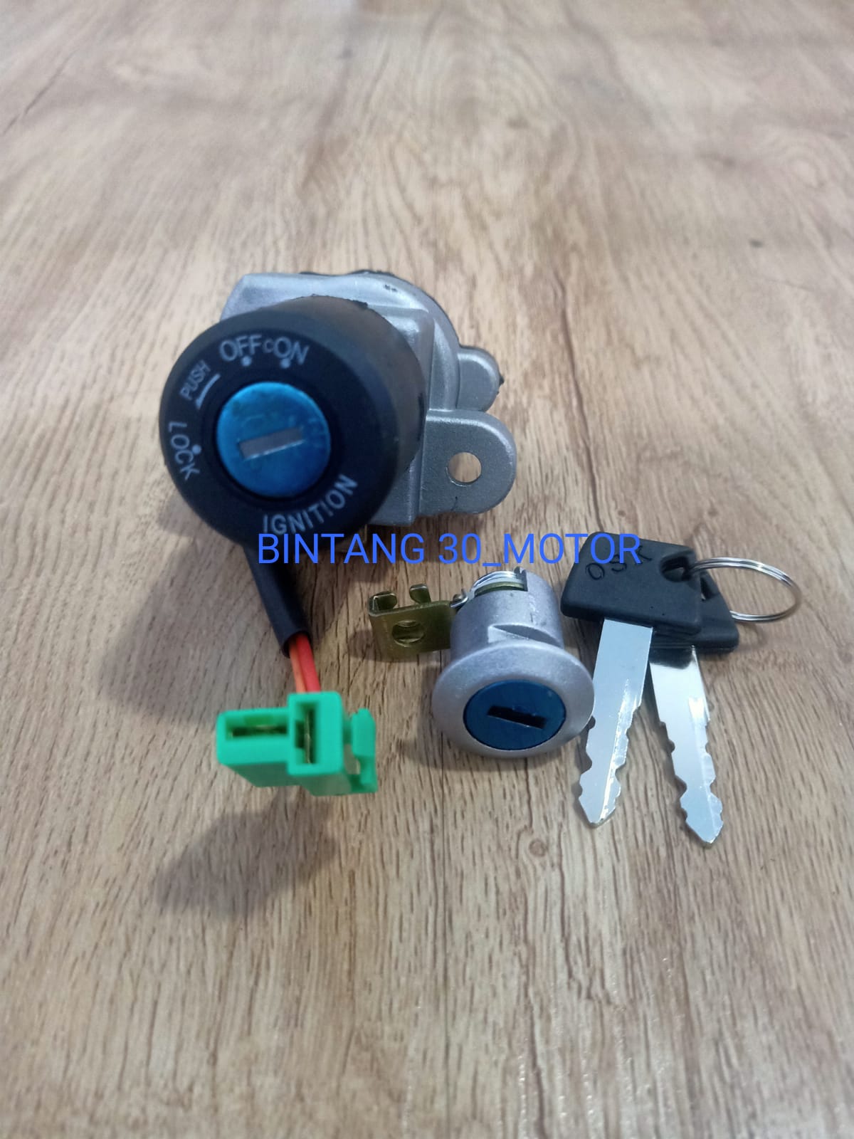 KUNCI KONTAK SET DEPAN PLUS KUNCI JOK SUZUKI SATRIA FU / SATRIA FU 150 ... KUNCI KONTAK SET DEPAN PLUS KUNCI JOK SUZUKI SATRIA FU / SATRIA FU 150 ...