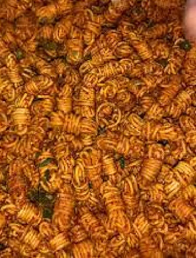 500 GR SNACK MIE GULUNG CRISPY RENYAH GURIH ORIGINAL DAUN JERUK, PEDAS ...