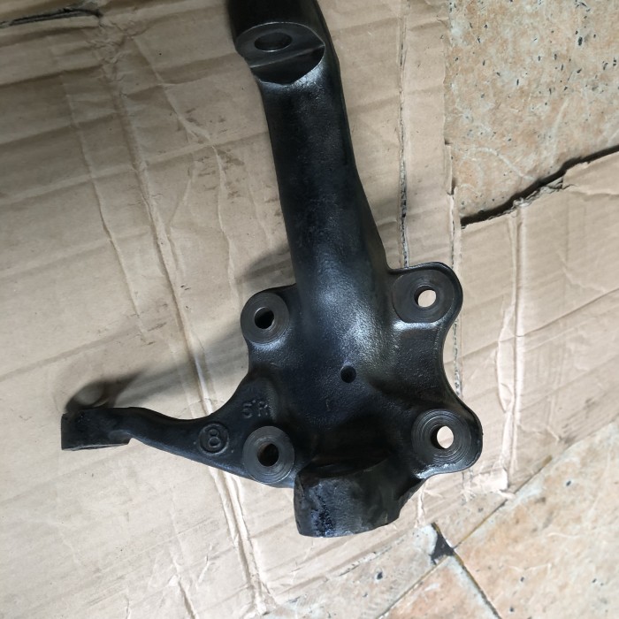 Knuckle/Knakel As Roda Depan Kanan L300 DIESEL Copotan ori | Lazada ...