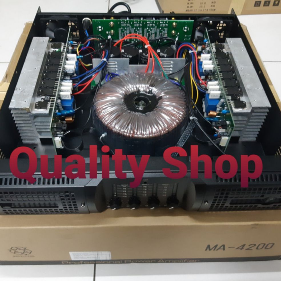 professional power amplifier 4 channel megavox MA4200 DESIGNED IN USA ...