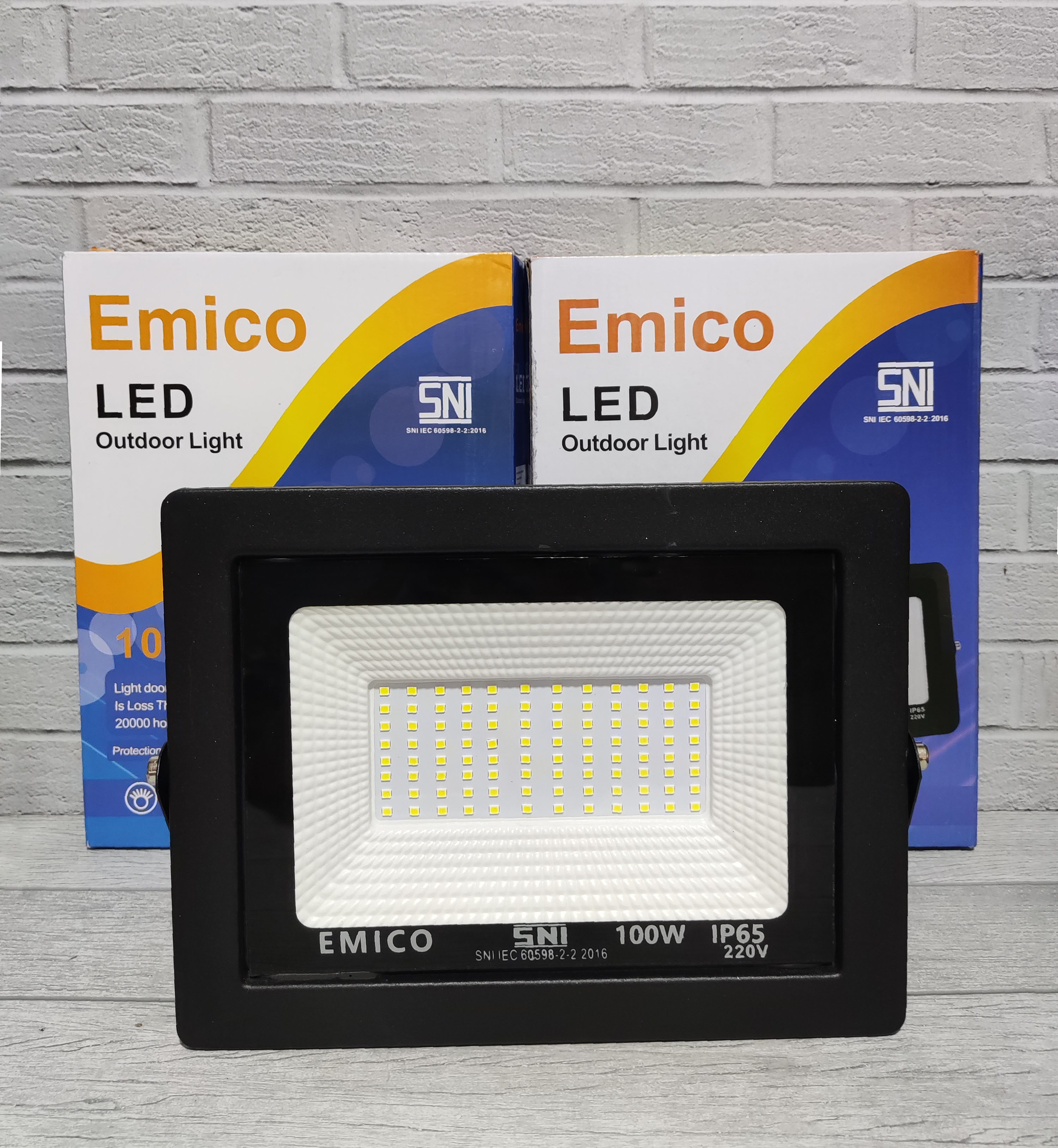 Lampu Sorot LED Emico 10 20 30 50 100 watt Cahaya Putih Kuning / Lampu ...