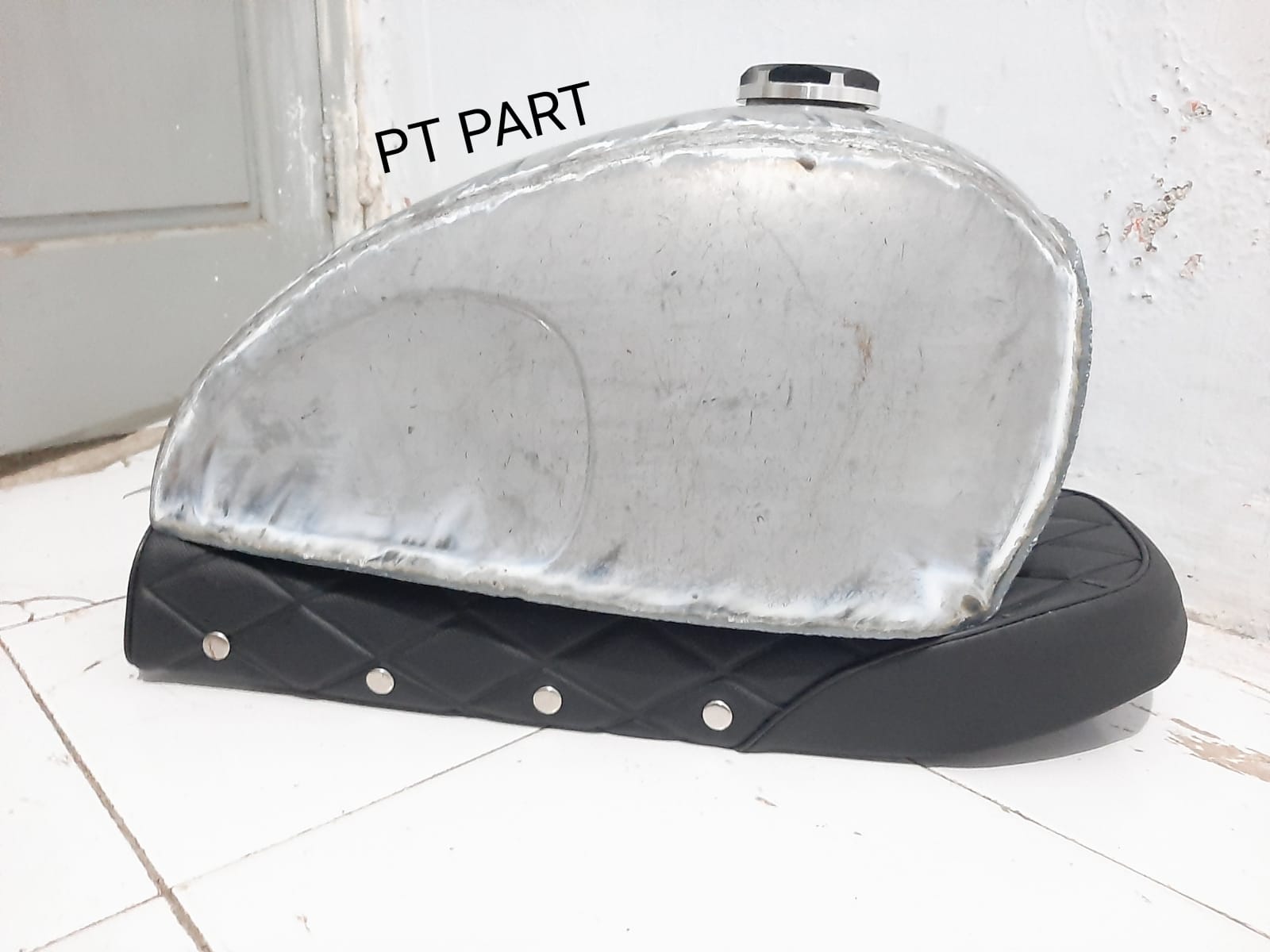 tangki custom japstyle triumph royal enfield dan jok custom | Lazada ...