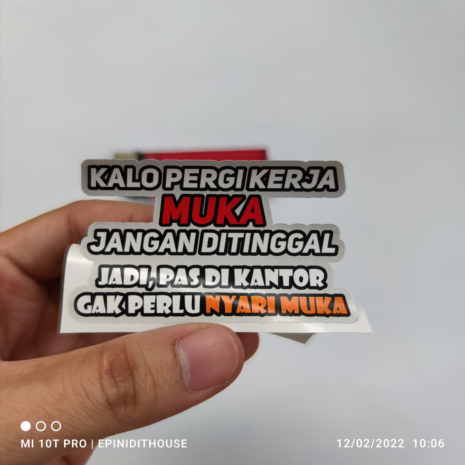 Stiker Kerja Cari Muka Humor Lucu Viral Nyleneh Meme Motor Helm FYP ...