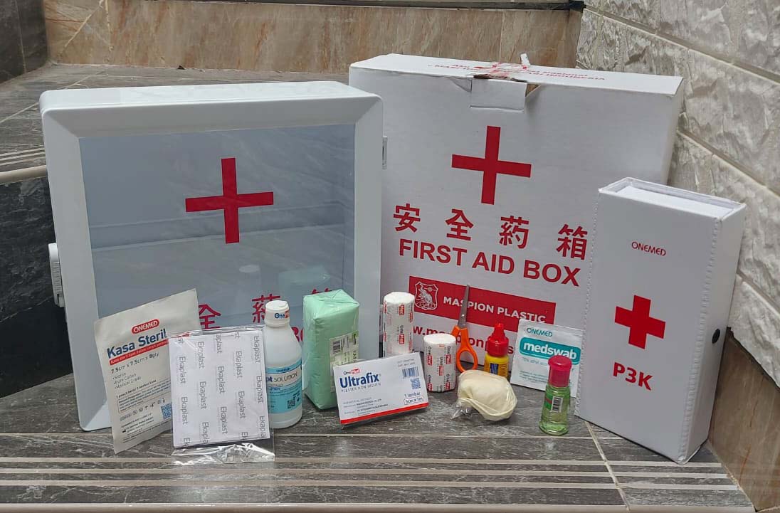 Fortnite Kotak P3K Dinding Lengkap dengan ISI P3k Paket paket komplit ...