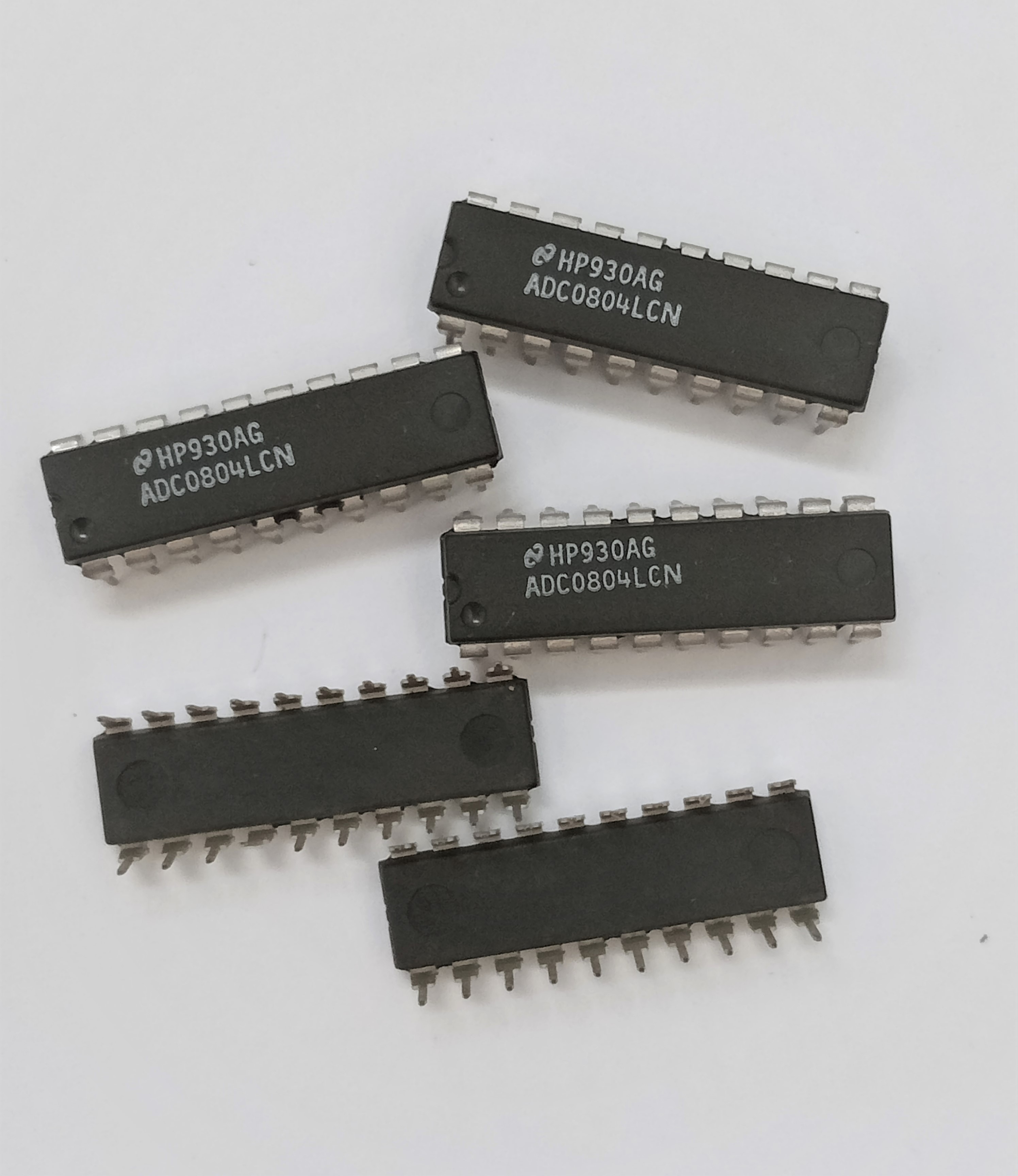 IC ADC0804LCN 0804 8 Bit Analog to Digital Converter 1 Input 1 SAR ...