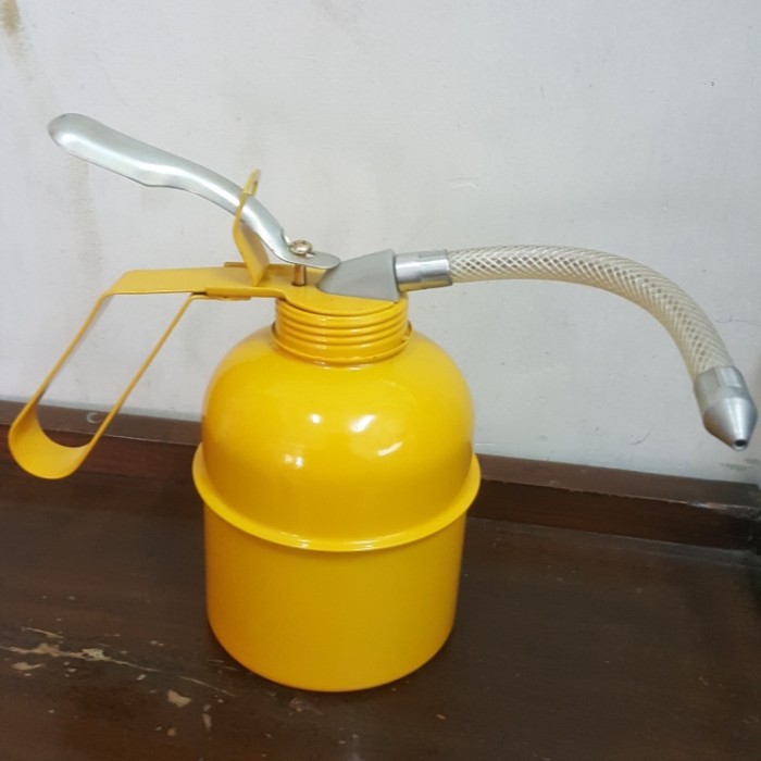 Oil Can / Kaleng Kecrutan Oli / Semprotan Oli Can Ukuran 500CC 500ml ...
